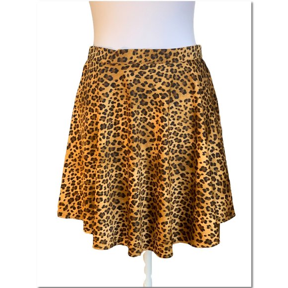 Francesca's Collections | Skirts | Francescas Leopard Skater Skirt Size ...